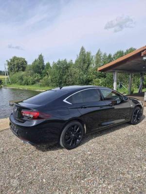 Black Opel Insignia 2022 in Alytus, with an engine capacity of 2.00 L and mileage of 87 thousand km for 15600 €, photo 10 on AUTOMOTO.COM.LV
