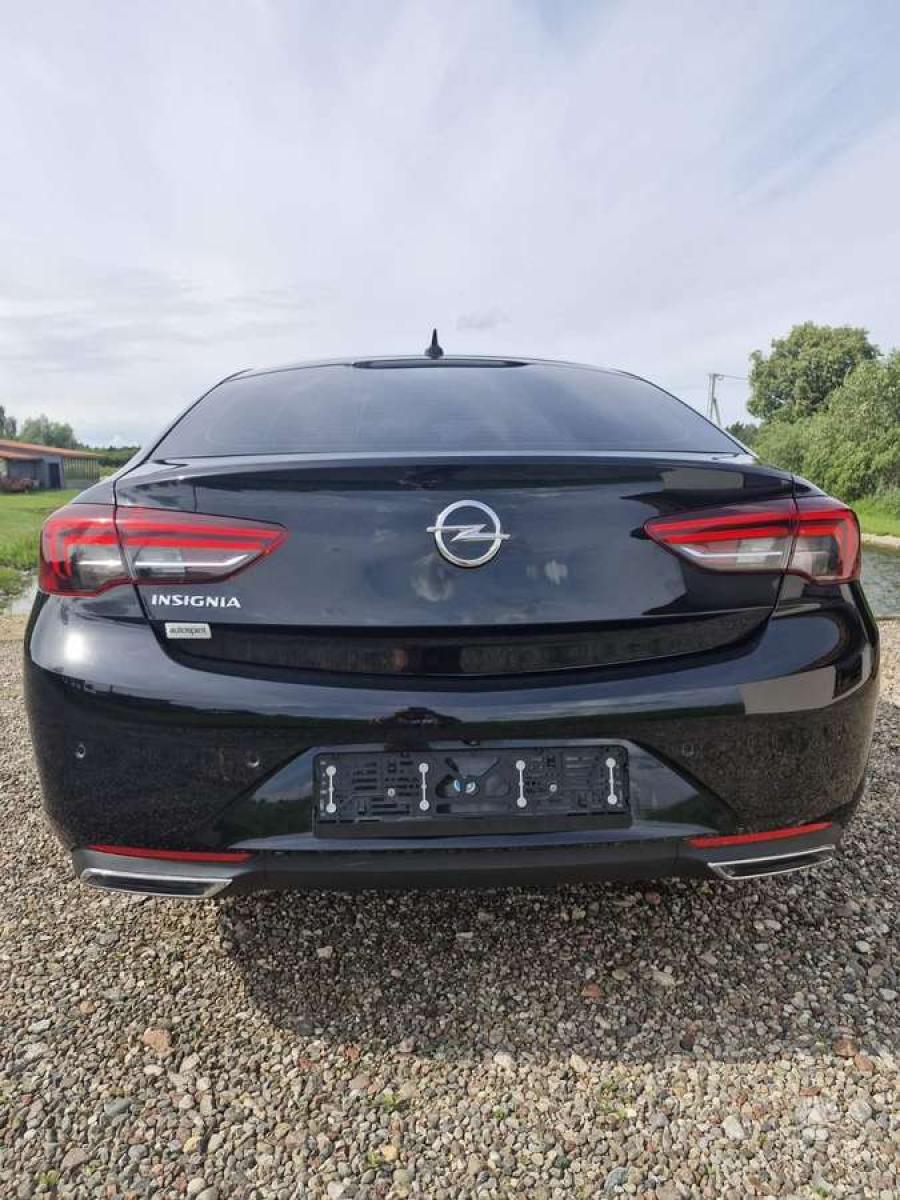 Black Opel Insignia 2022 in Alytus, with an engine capacity of 2.00 L and mileage of 87 thousand km for 15600 €, photo 12 on AUTOMOTO.COM.LV