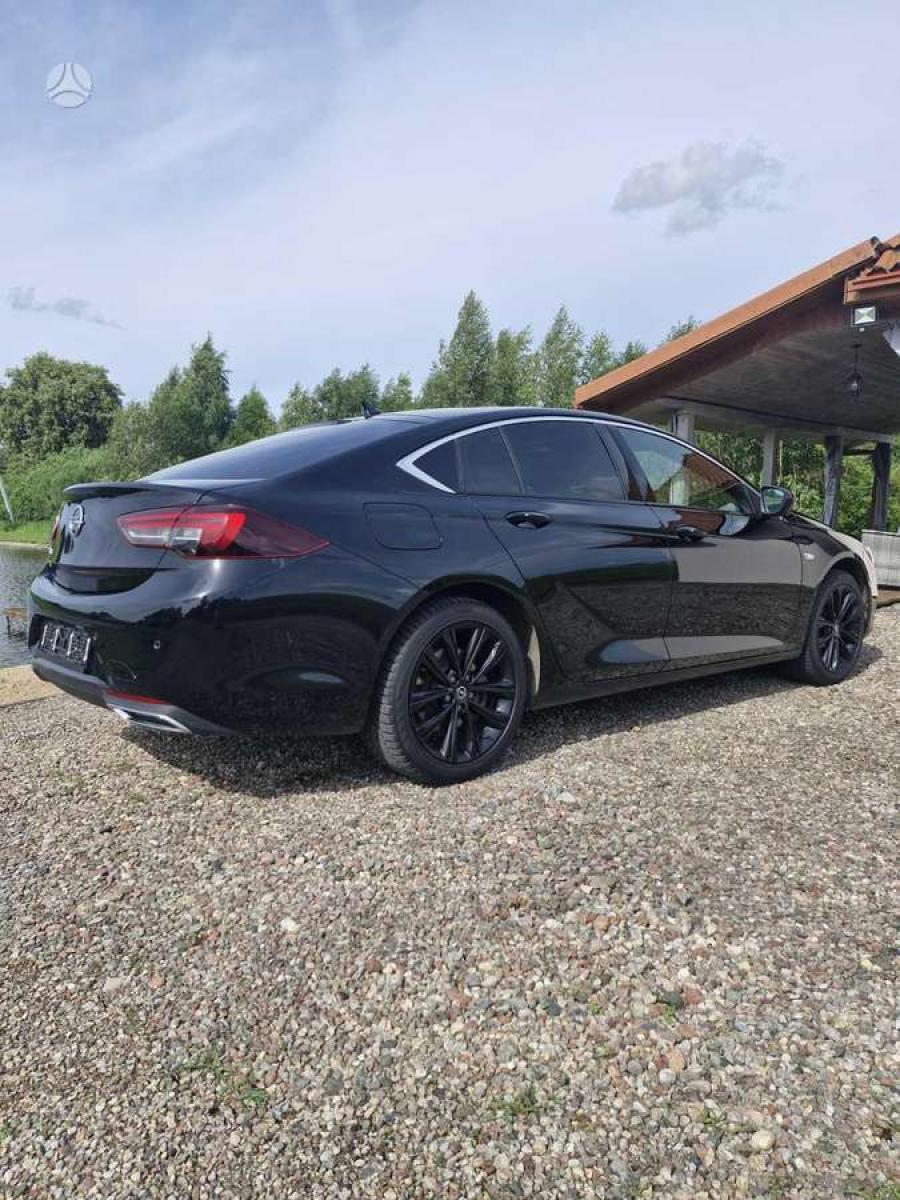 Black Opel Insignia 2022 in Alytus, with an engine capacity of 2.00 L and mileage of 87 thousand km for 15600 €, photo 15 on AUTOMOTO.COM.LV