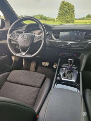 Black Opel Insignia 2022 in Alytus, with an engine capacity of 2.00 L and mileage of 87 thousand km for 15600 €, photo 17 on AUTOMOTO.COM.LV