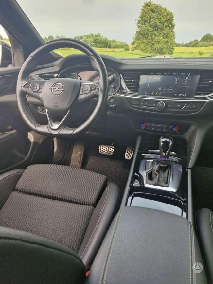 Black Opel Insignia 2022 in Alytus, with an engine capacity of 2.00 L and mileage of 87 thousand km for 15600 €, photo 17 on AUTOMOTO.COM.LV