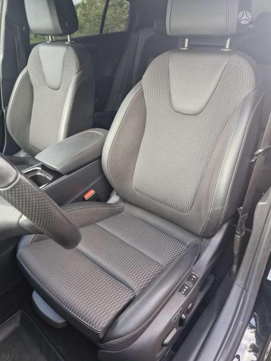 Black Opel Insignia 2022 in Alytus, with an engine capacity of 2.00 L and mileage of 87 thousand km for 15600 €, photo 19 on AUTOMOTO.COM.LV