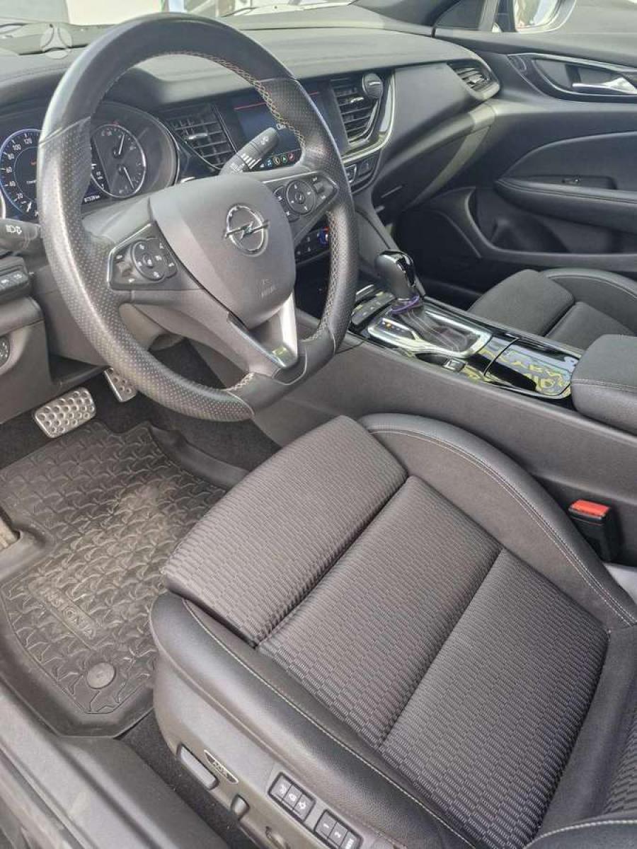 Black Opel Insignia 2022 in Alytus, with an engine capacity of 2.00 L and mileage of 87 thousand km for 15600 €, photo 21 on AUTOMOTO.COM.LV
