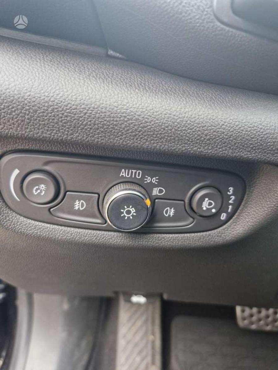 Black Opel Insignia 2022 in Alytus, with an engine capacity of 2.00 L and mileage of 87 thousand km for 15600 €, photo 30 on AUTOMOTO.COM.LV