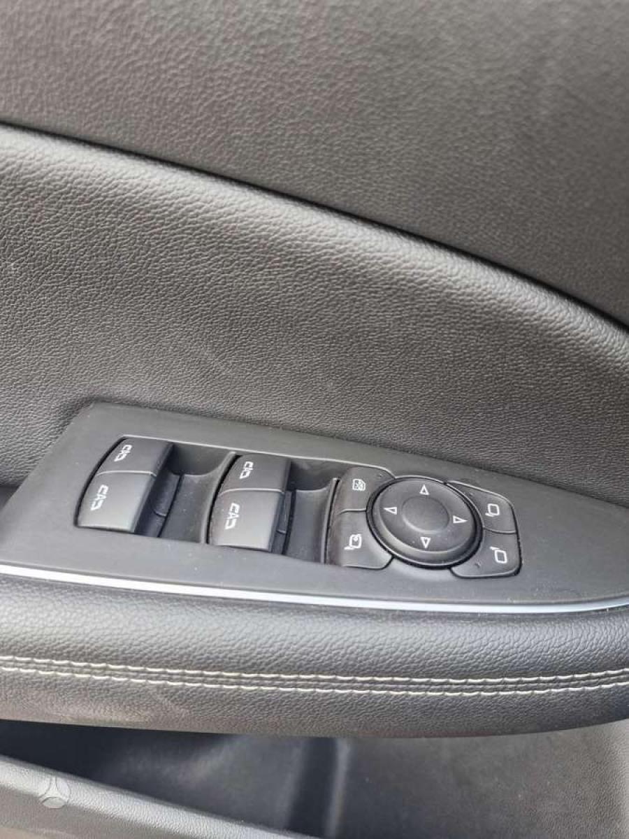 Black Opel Insignia 2022 in Alytus, with an engine capacity of 2.00 L and mileage of 87 thousand km for 15600 €, photo 31 on AUTOMOTO.COM.LV