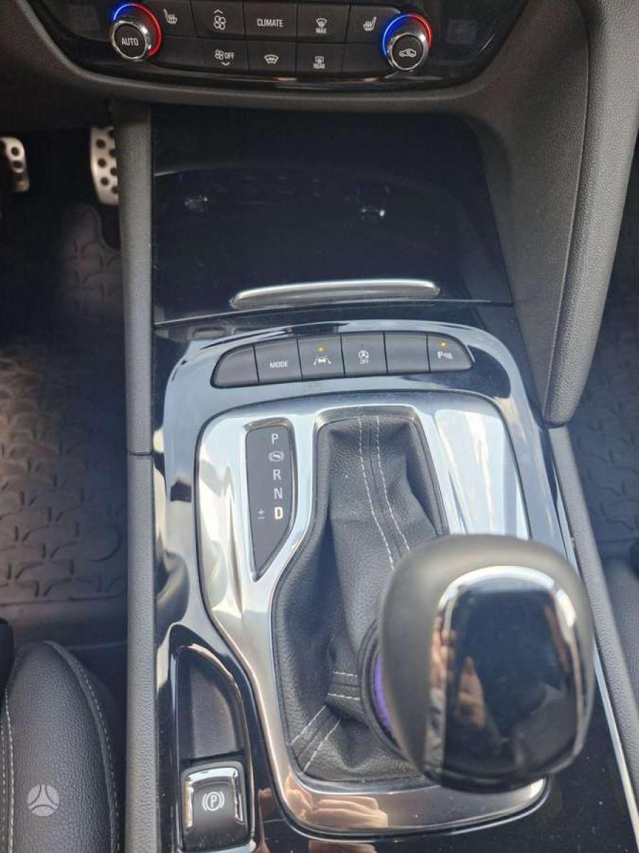 Black Opel Insignia 2022 in Alytus, with an engine capacity of 2.00 L and mileage of 87 thousand km for 15600 €, photo 32 on AUTOMOTO.COM.LV