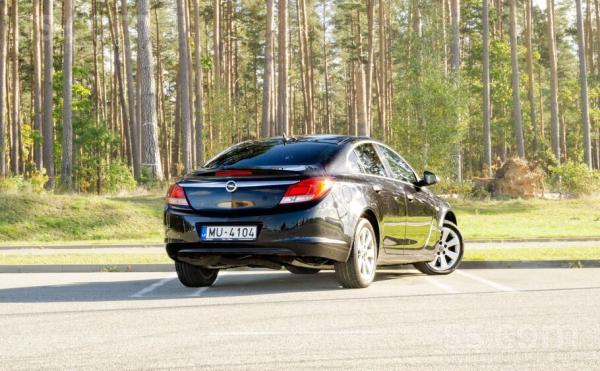 Opel Insignia 2008 Rīga vietnē Melns Opel Insignia 2008 Rīga, ar dzinēja tilpumu 2.00 L un nobraukumu 334 tūkst. km par 2290 €, foto 7 vietnē AUTOMOTO.COM.LV