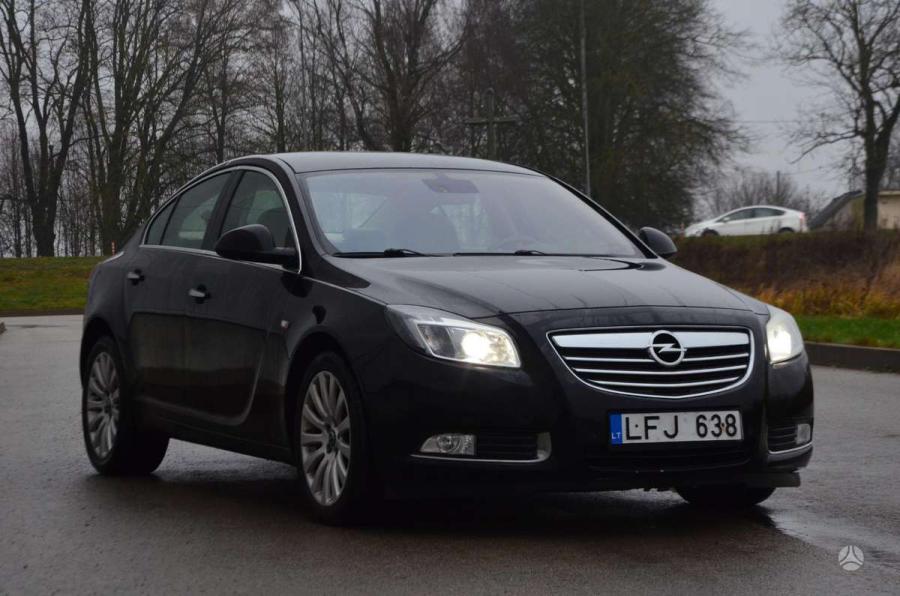 Black Opel Insignia 2009 in Siauliai, with an engine capacity of 1.96 L and mileage of 293 thousand km for 2900 €, photo 7 on AUTOMOTO.COM.LV
