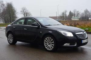 Black Opel Insignia 2009 in Siauliai, with an engine capacity of 1.96 L and mileage of 293 thousand km for 2900 €, photo 8 on AUTOMOTO.COM.LV