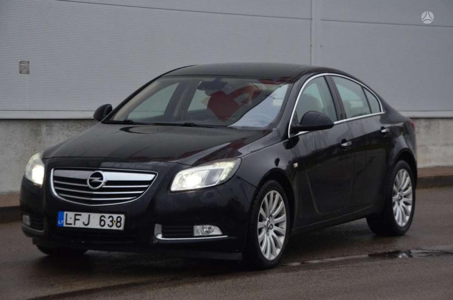 Black Opel Insignia 2009 in Siauliai, with an engine capacity of 1.96 L and mileage of 293 thousand km for 2900 €, photo 9 on AUTOMOTO.COM.LV