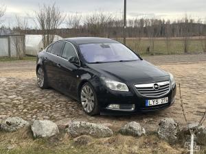 Black Opel Insignia 2009 in Vilnius, with an engine capacity of 2.00 L and mileage of 234 thousand km for 3300 €, photo 4 on AUTOMOTO.COM.LV