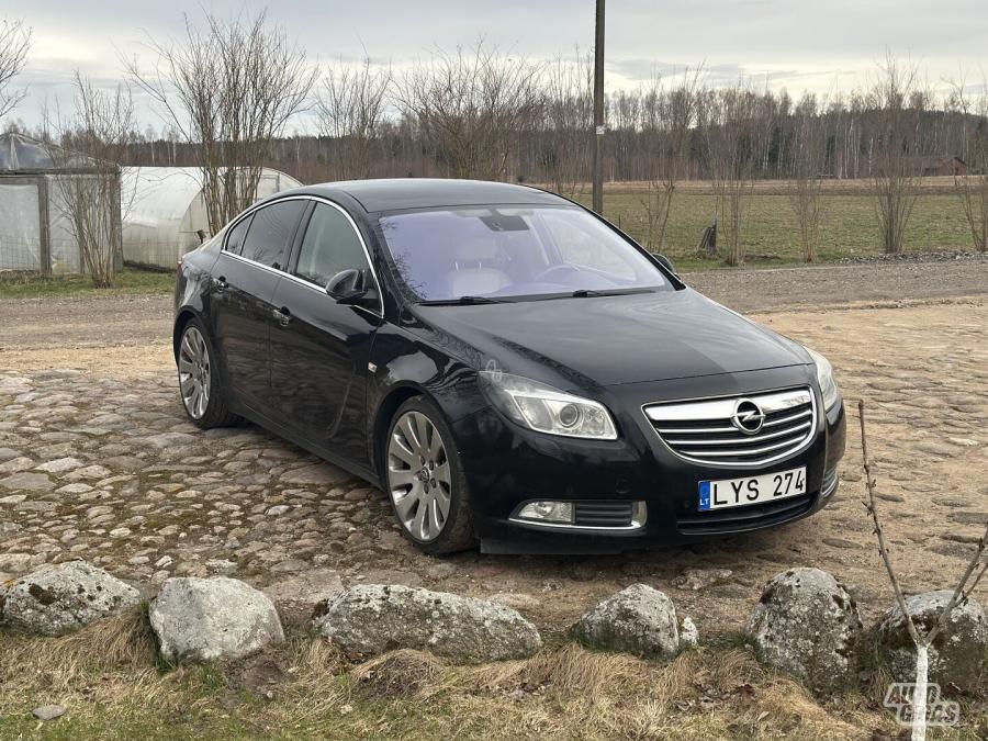 Black Opel Insignia 2009 in Vilnius, with an engine capacity of 2.00 L and mileage of 234 thousand km for 3300 €, photo 4 on AUTOMOTO.COM.LV
