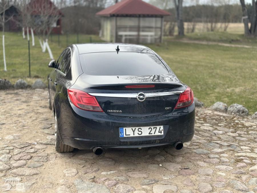 Black Opel Insignia 2009 in Vilnius, with an engine capacity of 2.00 L and mileage of 234 thousand km for 3300 €, photo 5 on AUTOMOTO.COM.LV