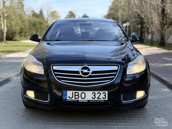 Black Opel Insignia 2009 in Vilnius, with an engine capacity of 2.00 L and mileage of 252 thousand km for 2450 €, photo 2 on AUTOMOTO.COM.LV