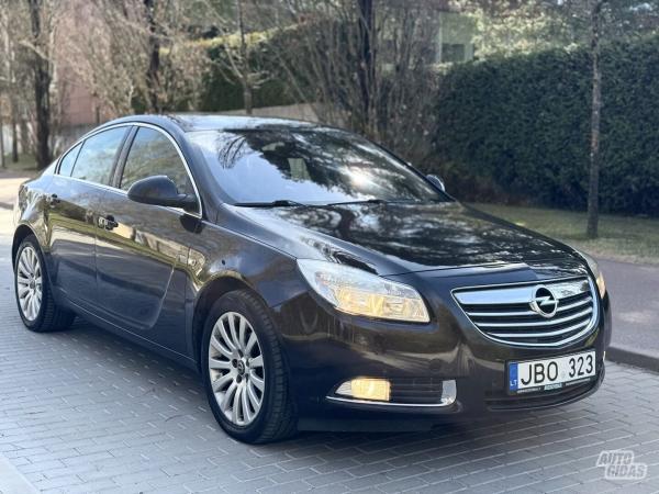 Black Opel Insignia 2009 in Vilnius, with an engine capacity of 2.00 L and mileage of 252 thousand km for 2450 €, photo 4 on AUTOMOTO.COM.LV