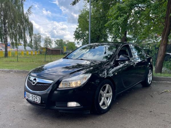 Black Opel Insignia 2009 in Riga, with an engine capacity of 2.00 L and mileage of 0 thousand km for 4900 €, photo 1 on AUTOMOTO.COM.LV