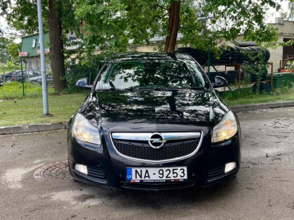 Black Opel Insignia 2009 in Riga, with an engine capacity of 2.00 L and mileage of 0 thousand km for 4900 €, photo 2 on AUTOMOTO.COM.LV