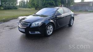 Черный Опель Инсигния 2009 в Рига, объемом двигателя 2.00 л и пробегом 252 тыс. км за 3500 €, фото  на AUTOMOTO.COM.LV