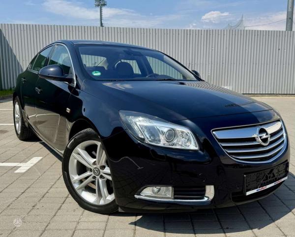 Black Opel Insignia 2009 in Marijampole, with an engine capacity of 1.96 L and mileage of 276 thousand km for 4200 €, photo 1 on AUTOMOTO.COM.LV