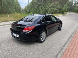 Black Opel Insignia 2009 in Druskininkai, with an engine capacity of 1.96 L and mileage of 233 thousand km for 2990 €, photo 4 on AUTOMOTO.COM.LV