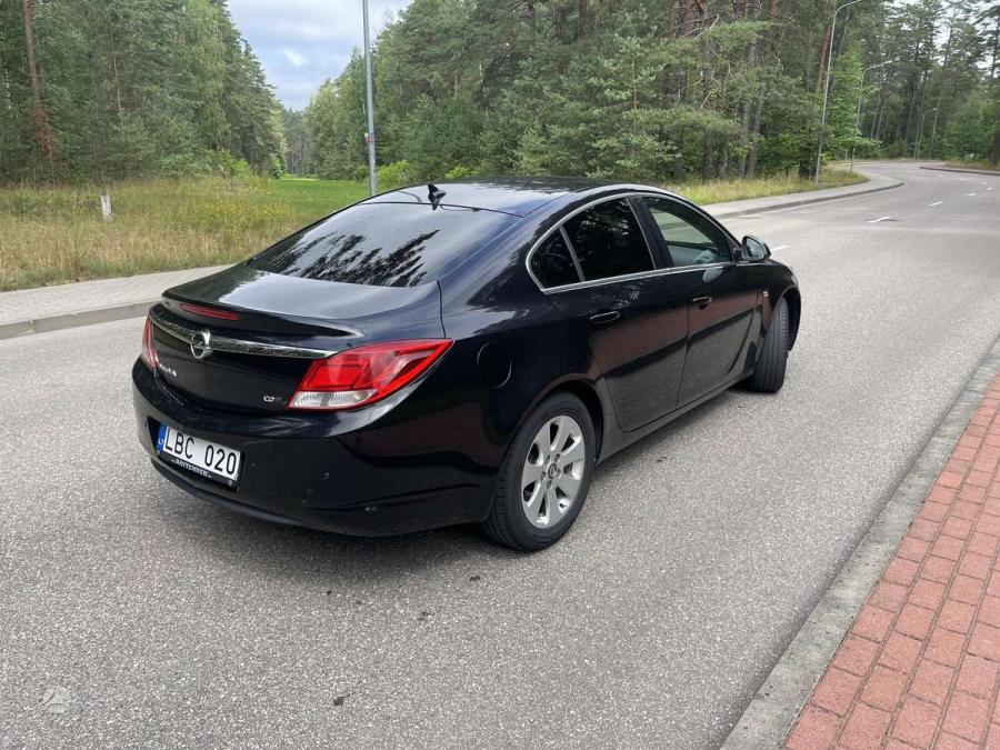 Black Opel Insignia 2009 in Druskininkai, with an engine capacity of 1.96 L and mileage of 233 thousand km for 2990 €, photo 4 on AUTOMOTO.COM.LV