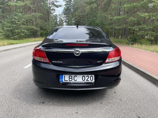 Black Opel Insignia 2009 in Druskininkai, with an engine capacity of 1.96 L and mileage of 233 thousand km for 2990 €, photo 4 on AUTOMOTO.COM.LV
