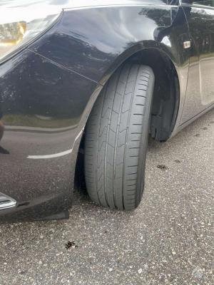 Black Opel Insignia 2009 in Druskininkai, with an engine capacity of 1.96 L and mileage of 233 thousand km for 2990 €, photo 10 on AUTOMOTO.COM.LV