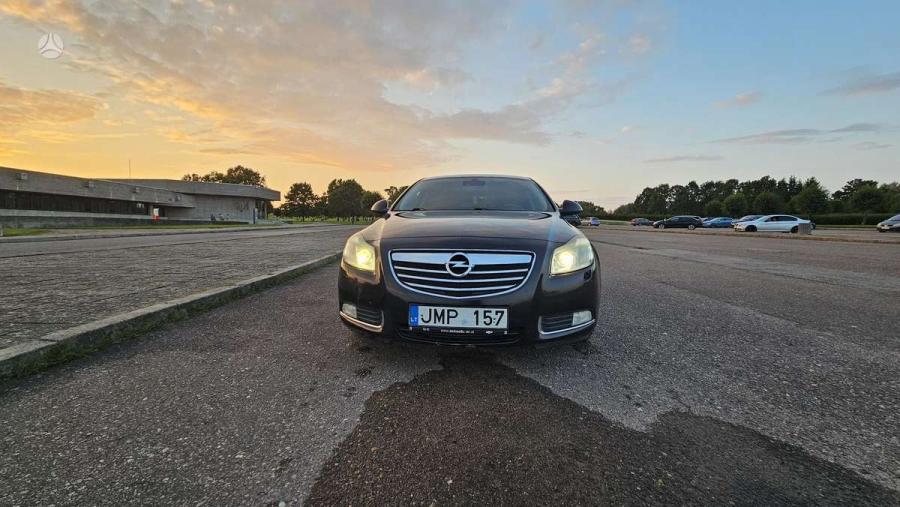 Black Opel Insignia 2009 in Kaunas, with an engine capacity of 1.80 L and mileage of 280 thousand km for 2600 €, photo 5 on AUTOMOTO.COM.LV