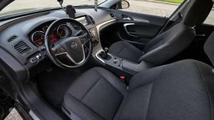 Black Opel Insignia 2009 in Kaunas, with an engine capacity of 1.80 L and mileage of 280 thousand km for 2600 €, photo 8 on AUTOMOTO.COM.LV