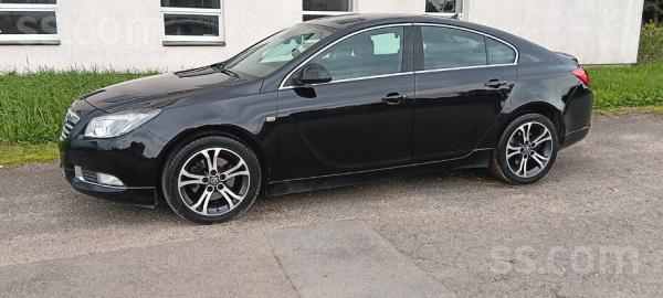 Black Opel Insignia 2009 in Jelgava, with an engine capacity of 2.00 L and mileage of 0 thousand km for 2650 €, photo 3 on AUTOMOTO.COM.LV