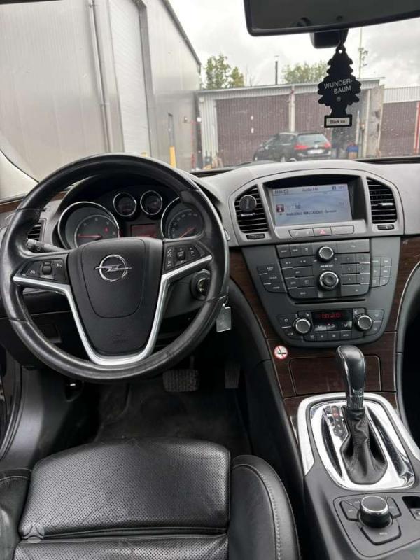 Opel Insignia 2009 Marijampole vietnē Melns Opel Insignia 2009 Marijampole, ar dzinēja tilpumu 1.96 L un nobraukumu 250 tūkst. km par 3100 €, foto 3 vietnē AUTOMOTO.COM.LV