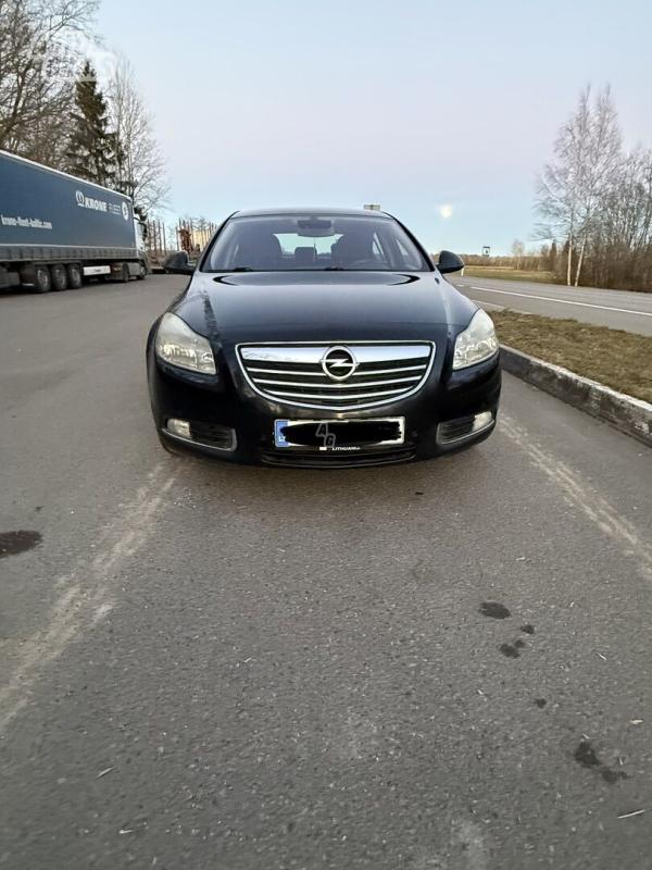 Black Opel Insignia 2010 in Siauliai, with an engine capacity of 2.00 L and mileage of 316 thousand km for 4000 €, photo 2 on AUTOMOTO.COM.LV
