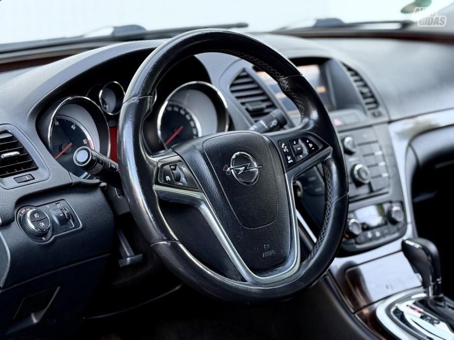 Black Opel Insignia 2010 in Kaunas, with an engine capacity of 2.00 L and mileage of 253 thousand km for 4000 €, photo 9 on AUTOMOTO.COM.LV