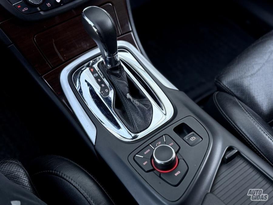 Black Opel Insignia 2010 in Kaunas, with an engine capacity of 2.00 L and mileage of 253 thousand km for 4000 €, photo 15 on AUTOMOTO.COM.LV