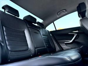 Black Opel Insignia 2010 in Kaunas, with an engine capacity of 2.00 L and mileage of 253 thousand km for 4000 €, photo 17 on AUTOMOTO.COM.LV