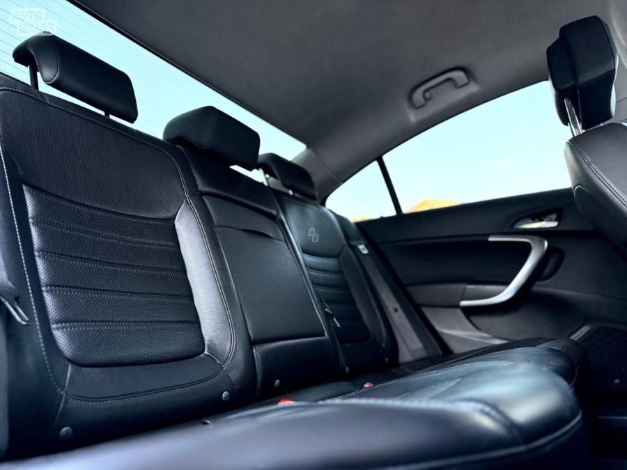 Black Opel Insignia 2010 in Kaunas, with an engine capacity of 2.00 L and mileage of 253 thousand km for 4000 €, photo 17 on AUTOMOTO.COM.LV