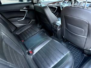 Black Opel Insignia 2010 in Kaunas, with an engine capacity of 2.00 L and mileage of 253 thousand km for 4000 €, photo 18 on AUTOMOTO.COM.LV