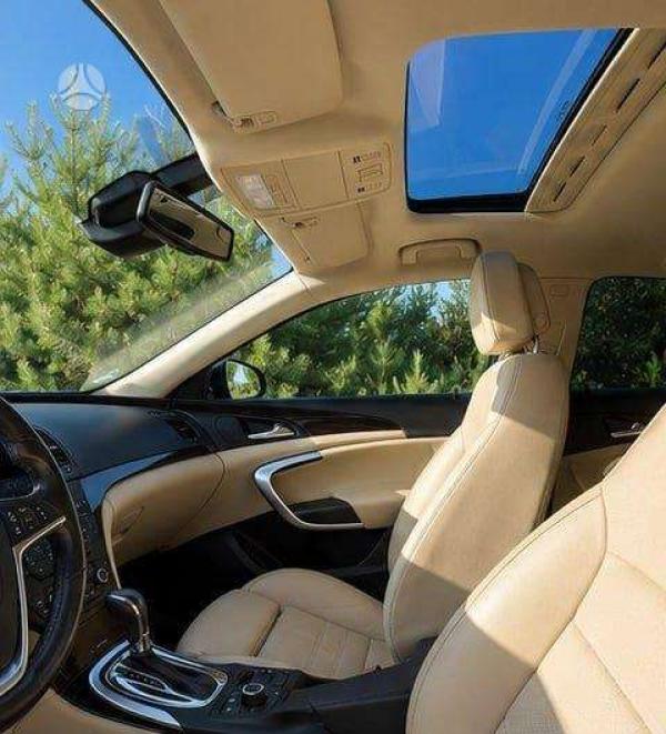 Black Opel Insignia 2010 in Klaipeda, with an engine capacity of 1.96 L and mileage of 288 thousand km for 5000 €, photo 2 on AUTOMOTO.COM.LV