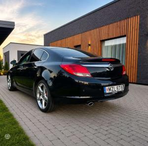 Black Opel Insignia 2010 in Klaipeda, with an engine capacity of 1.96 L and mileage of 288 thousand km for 5000 €, photo 6 on AUTOMOTO.COM.LV
