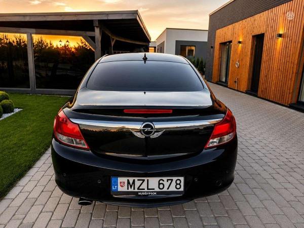 Black Opel Insignia 2010 in Klaipeda, with an engine capacity of 1.96 L and mileage of 288 thousand km for 5000 €, photo 7 on AUTOMOTO.COM.LV