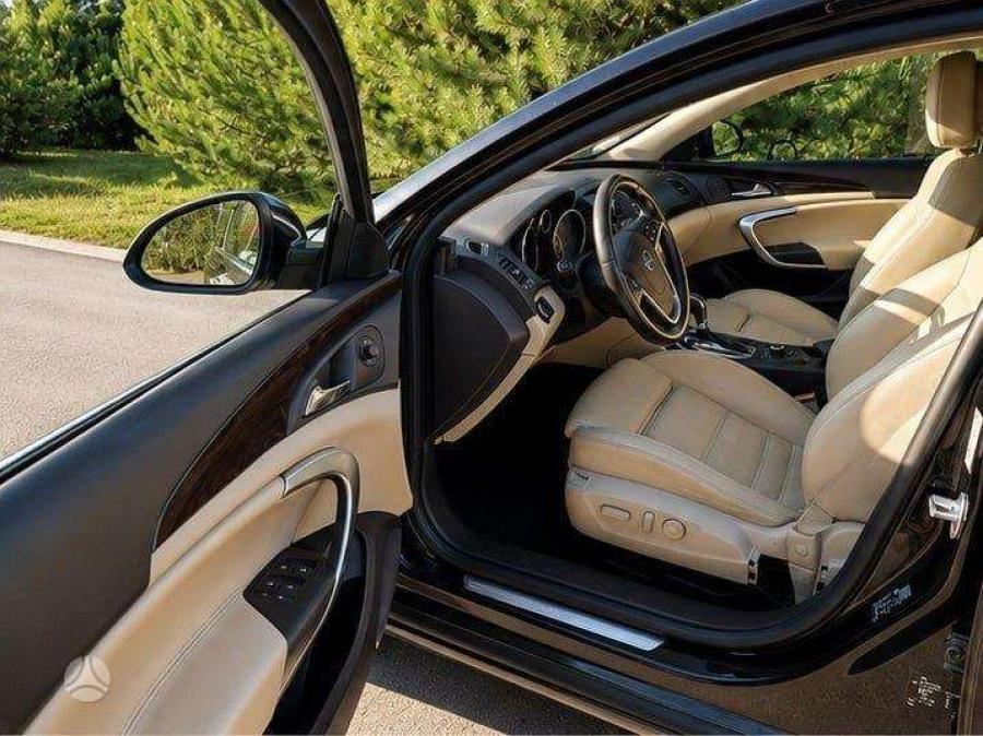 Black Opel Insignia 2010 in Klaipeda, with an engine capacity of 1.96 L and mileage of 288 thousand km for 5000 €, photo 10 on AUTOMOTO.COM.LV