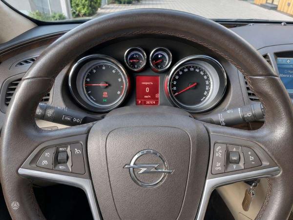 Black Opel Insignia 2010 in Klaipeda, with an engine capacity of 1.96 L and mileage of 288 thousand km for 5000 €, photo 10 on AUTOMOTO.COM.LV
