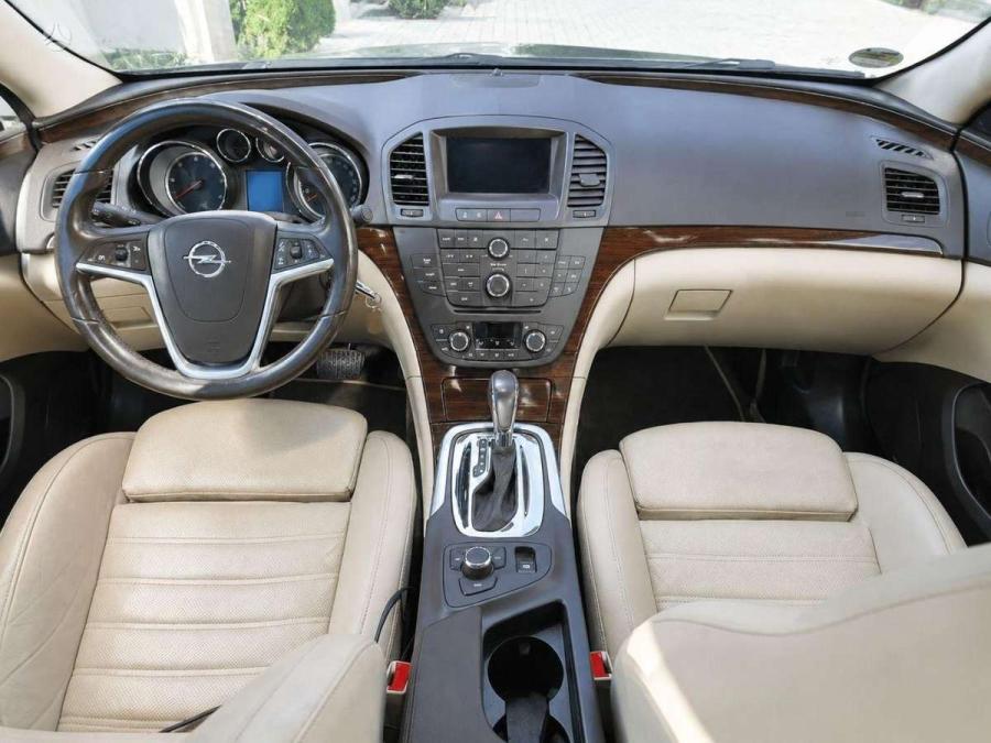 Black Opel Insignia 2010 in Klaipeda, with an engine capacity of 1.96 L and mileage of 288 thousand km for 5000 €, photo 12 on AUTOMOTO.COM.LV
