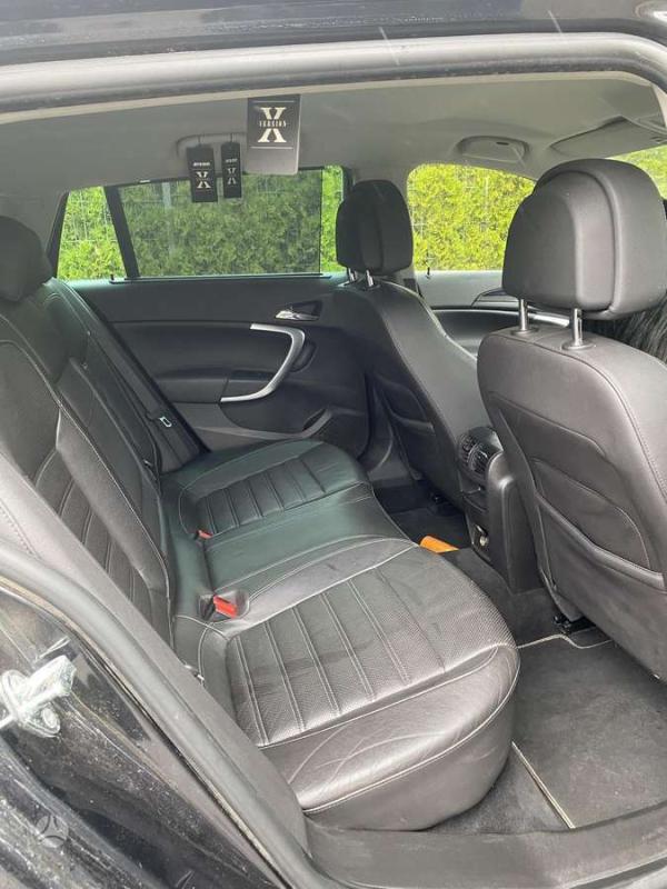 Melns Opel Insignia 2010 Viļņa, ar dzinēja tilpumu 1.96 L un nobraukumu 250 tūkst. km par 1999 €, foto 1 vietnē AUTOMOTO.COM.LV