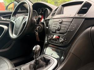 Black Opel Insignia 2010 in Vilnius, with an engine capacity of 2.00 L and mileage of 0 thousand km for 3600 €, photo 13 on AUTOMOTO.COM.LV
