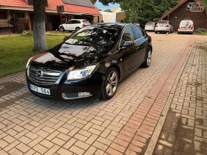 Black Opel Insignia 2010 in Siauliai, with an engine capacity of 2.00 L and mileage of 307 thousand km for 2450 €, photo 3 on AUTOMOTO.COM.LV