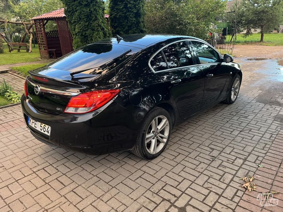 Black Opel Insignia 2010 in Siauliai, with an engine capacity of 2.00 L and mileage of 307 thousand km for 2450 €, photo 7 on AUTOMOTO.COM.LV