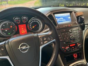 Black Opel Insignia 2010 in Siauliai, with an engine capacity of 2.00 L and mileage of 307 thousand km for 2450 €, photo 8 on AUTOMOTO.COM.LV