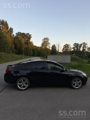 Black Opel Insignia 2010 in Valmiera, with an engine capacity of 2.00 L and mileage of 336 thousand km for 2500 €, photo 6 on AUTOMOTO.COM.LV