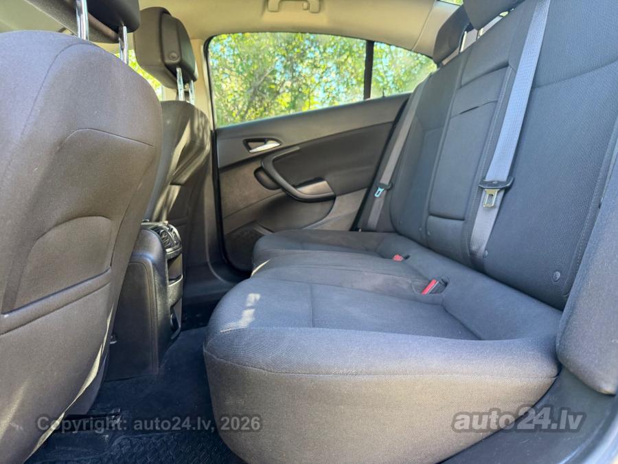 Melns Opel Insignia 2011 Tallina, ar dzinēja tilpumu 1.60 L un nobraukumu 193 tūkst. km par 2300 €, foto 8 vietnē AUTOMOTO.COM.LV